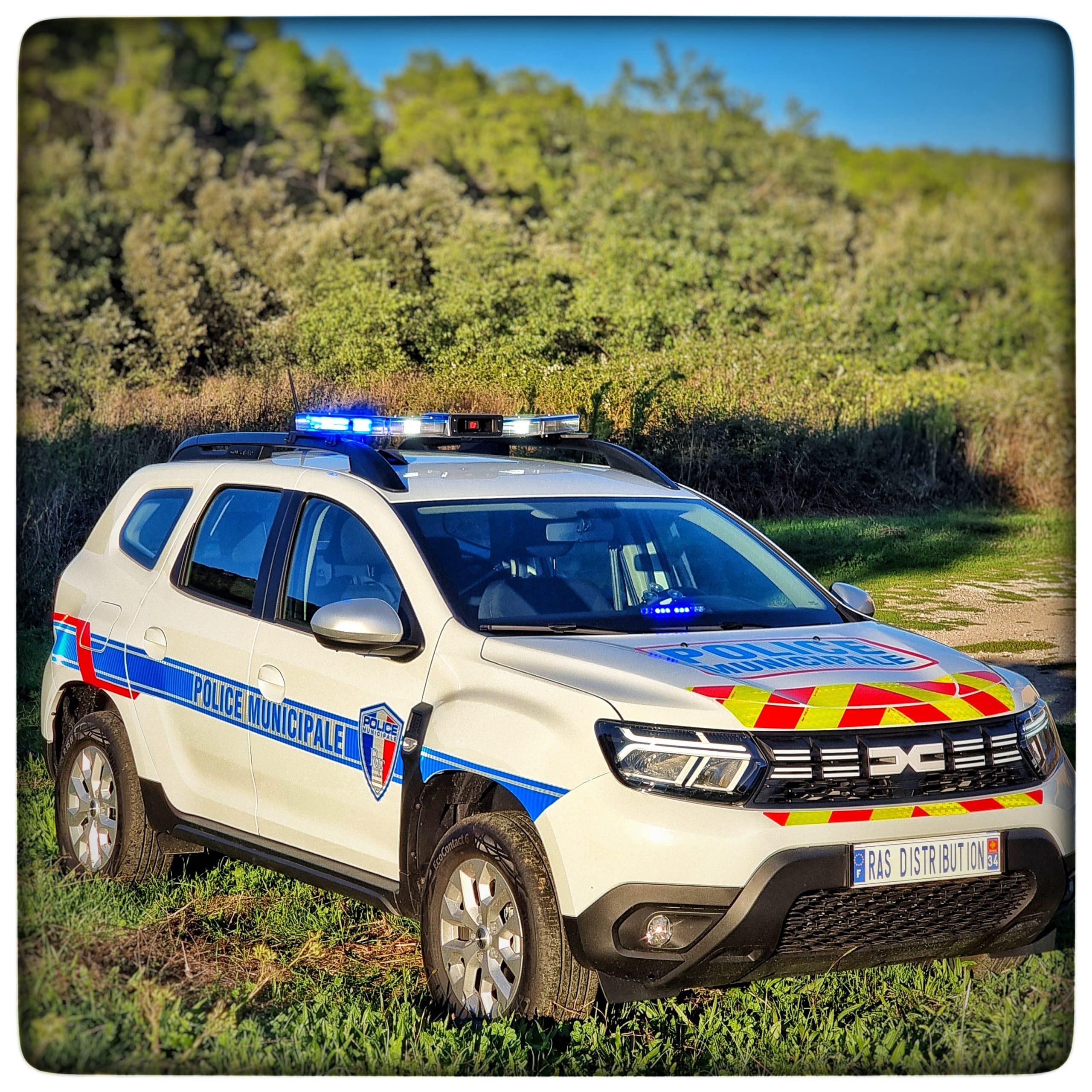 DACIA Duster Police Municipale - Saint-Martin-d'Abbat (Loiret) - RAS ...